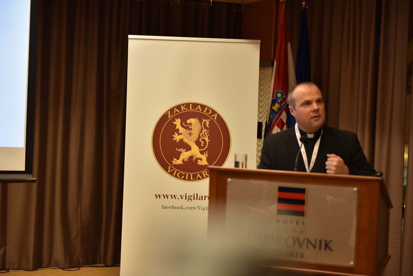 Don Damir Stojić dobitnik nagrade "Svjedok godine" | HKM