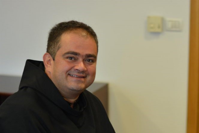 Trnovit put do svećeništva voditelja Pučke kuhinje fra Vladimira ...