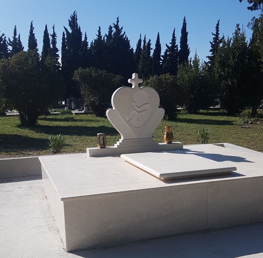 Blagoslov grobnice za nerođenu djecu u Šibeniku | HKM