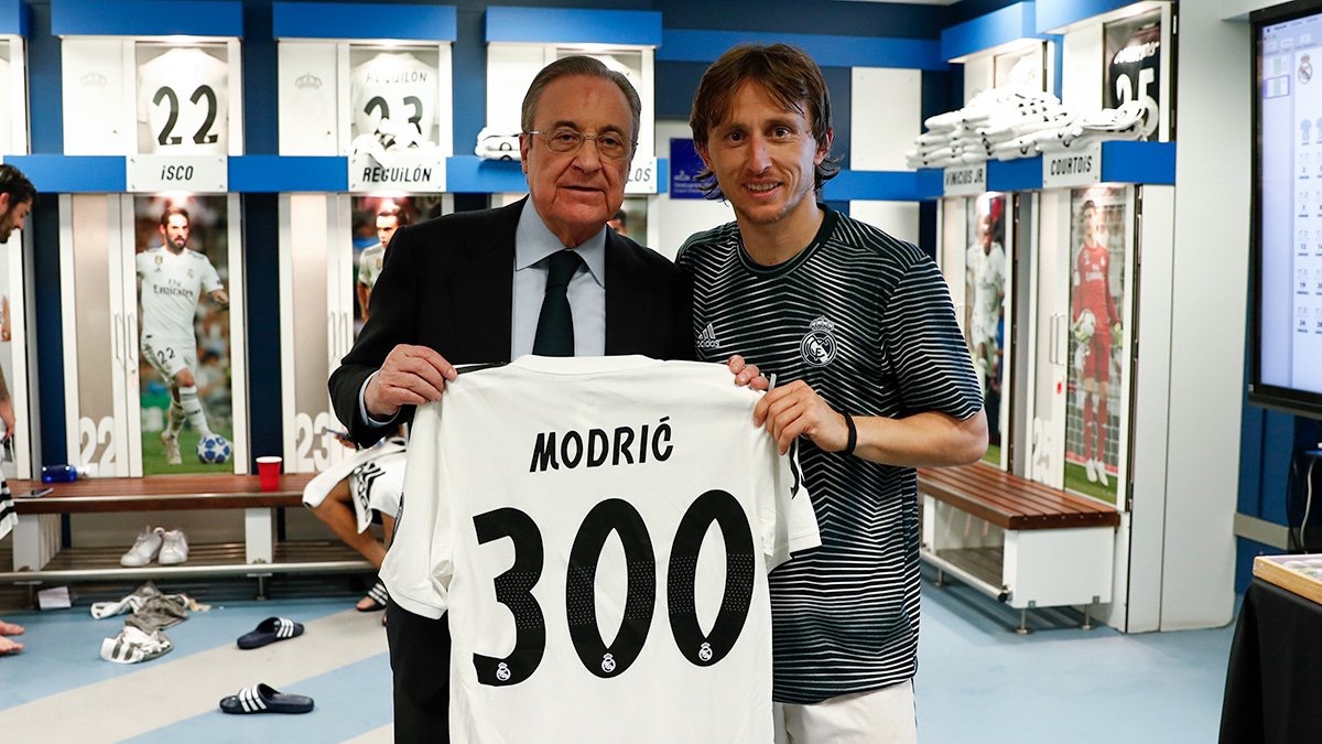 Nećete vjerovati čiju sliku Luka Modrić nosi na kostobranima! | HKM