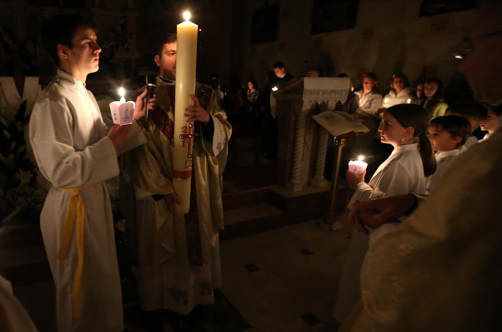 Vazmeno bdijenje - najvažnije slavlje koje obasjava kršćanski smisao i ...