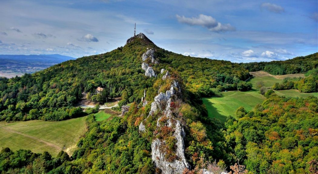 Kalnik - poveznica Zagorja, Prigorja i Podravine - nizak visinom, ali ...