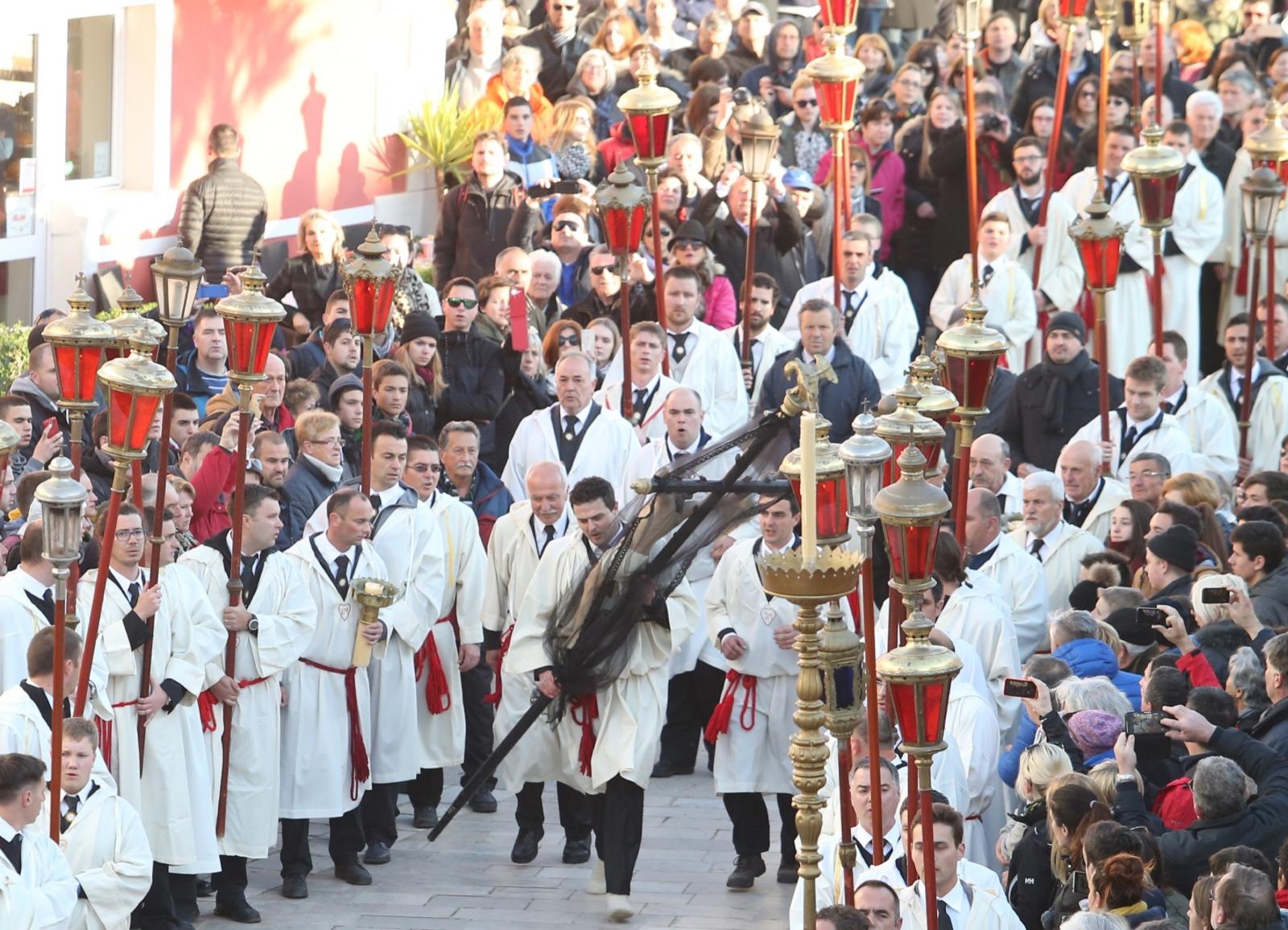 Procesija Za Križen - pet stoljeća pobožnosti na otoku Hvaru | HKM