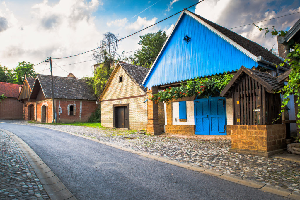 Baranjski surduci - stoljetni "čuvari" kristalnozlatnih kapljica | HKM