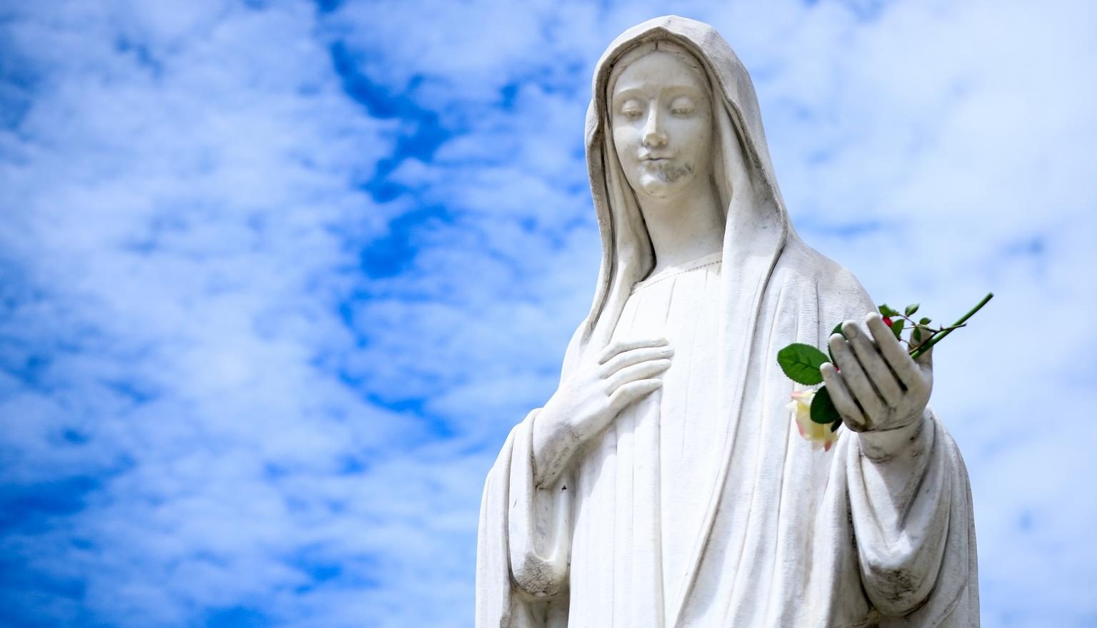 Marija nam u ukazanjima govori kako se danas obratiti i živjeti ...