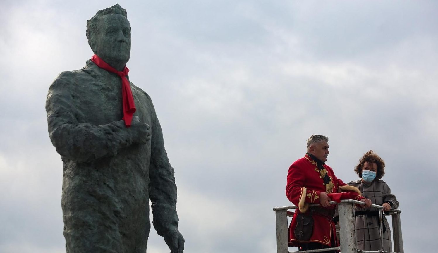 Hrvatska slavi "Dan kravate" - simbol hrvatske kulturne baštine | HKM