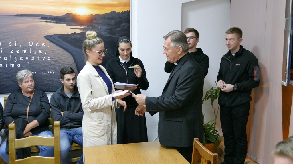 Otvoren natječaj Caritasa Splitsko-makarske nadbiskupije za stipendiranje učenika i studenata | HKM