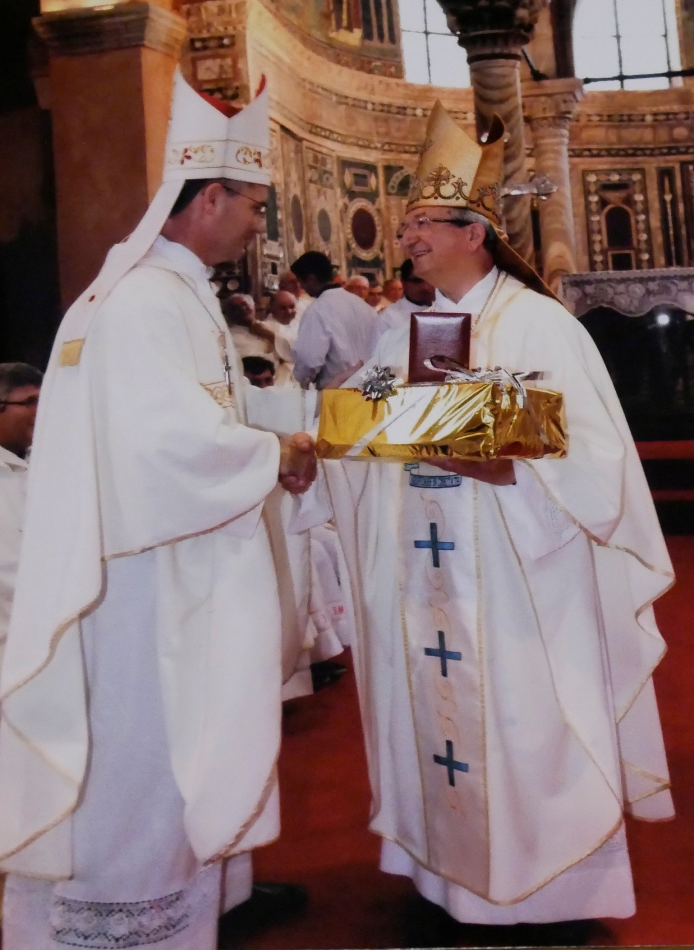 Mons. Ivan Milovan proslavlja 25 godina biskupstva! | HKM