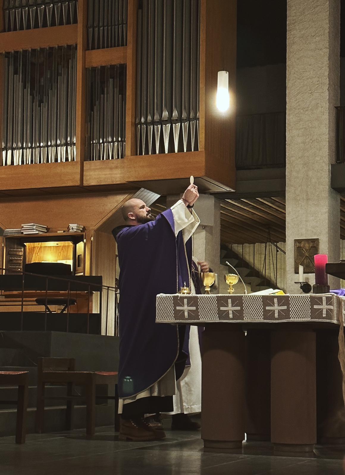 Fra Marin Karačić do svoje 15. godine je mucao, a onda se dogodilo čudo | HKM