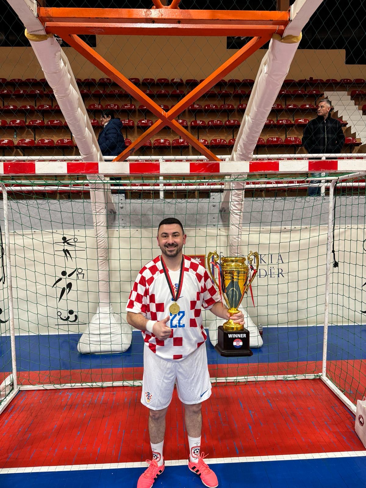 VLČ. JOSIP BENKO Nismo još svjesni kakav smo veliki uspjeh ostvarili za ...