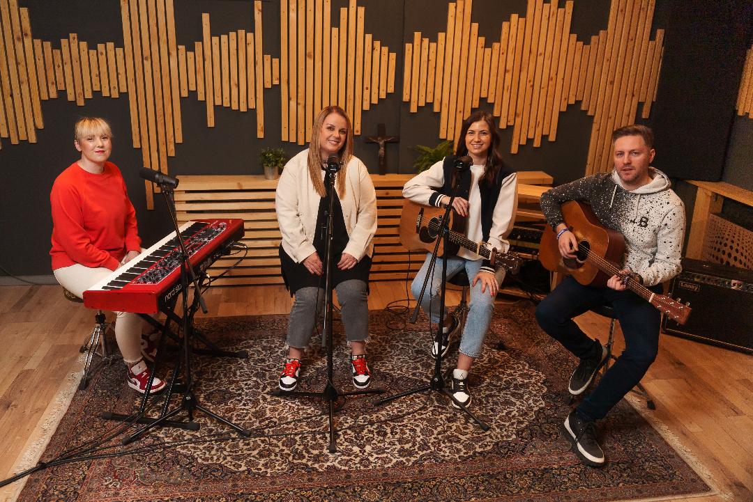 Amorose objavile novu pjesmu | HKM