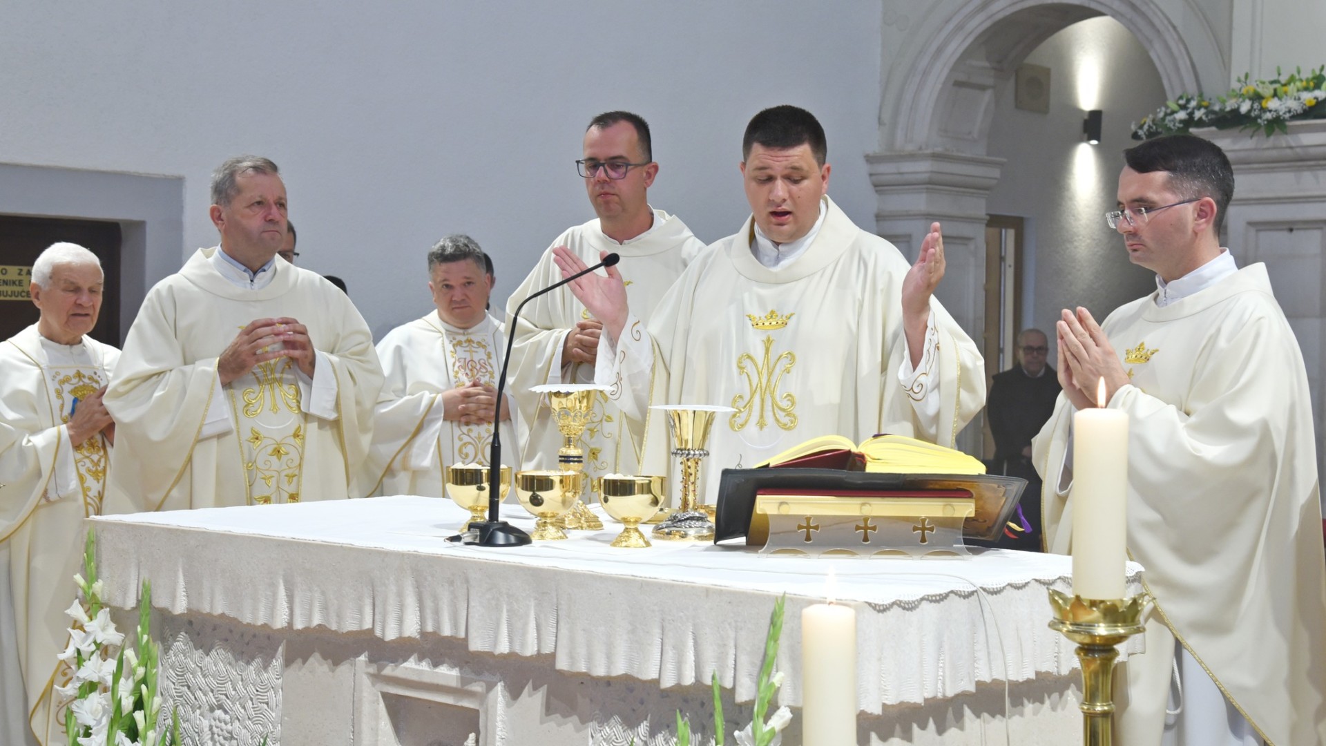 FOTO Fra Stipe Buljan proslavio mladu misu | HKM