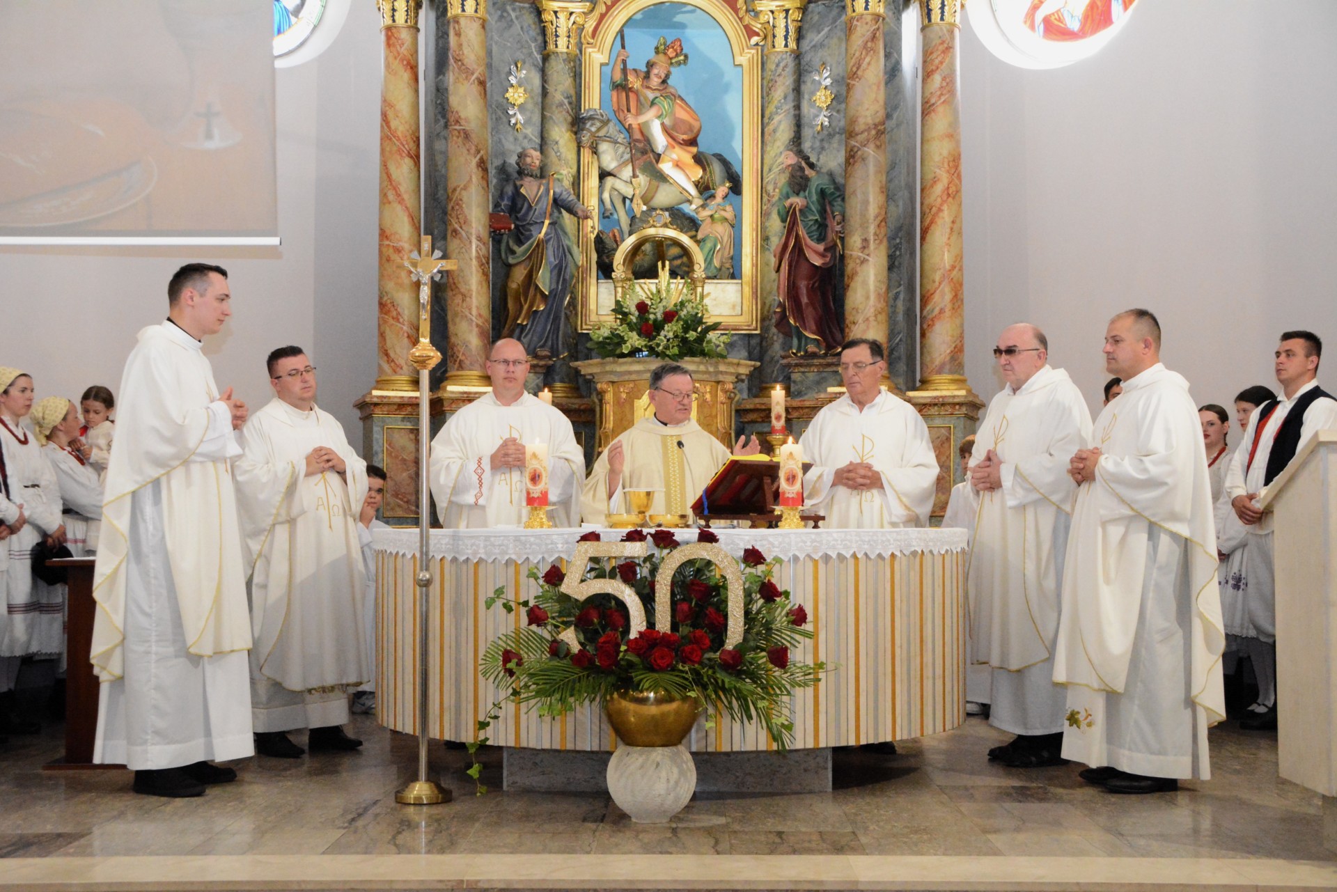 Vlč. Ivan Levak proslavio zlatnu misu | HKM