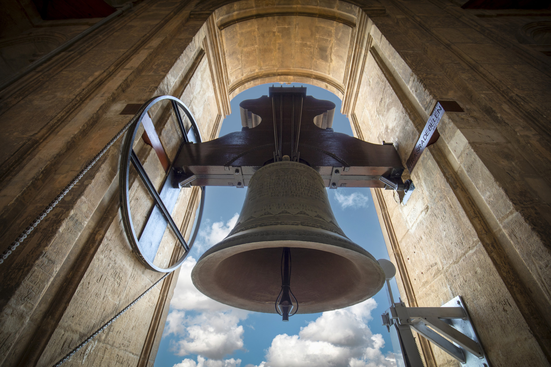 Evo zašto zvone crkvena zvona | HKM
