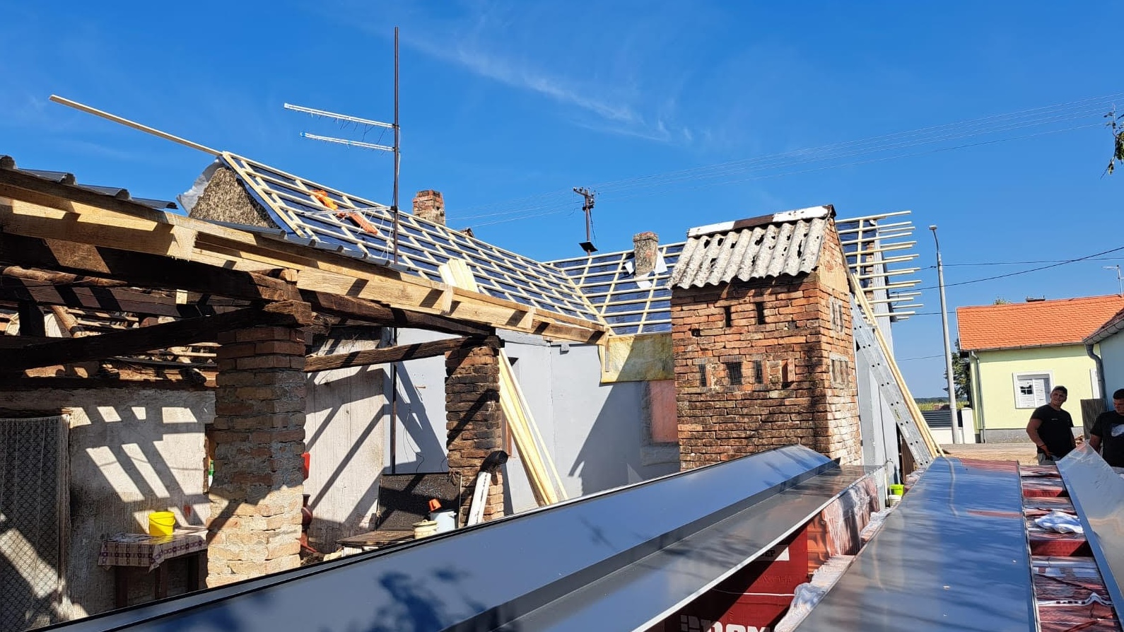 Hrvatski Caritas obnavlja četiri kuće u Bošnjacima. Volonteri su dobrodošli | HKM