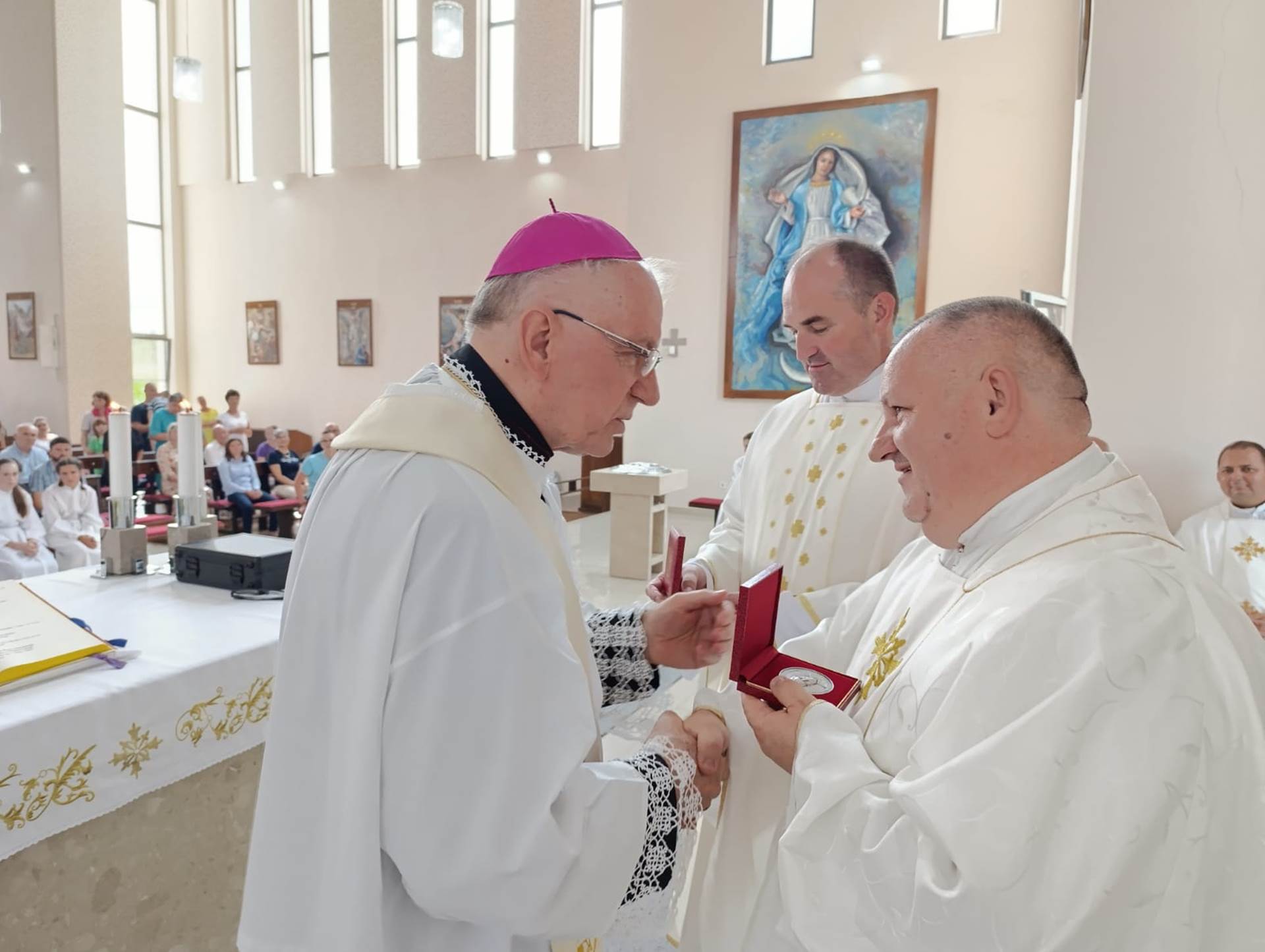 Vlč. Ivica Šoh proslavio 25 godina vjernosti u služenju Božjem narodu | HKM