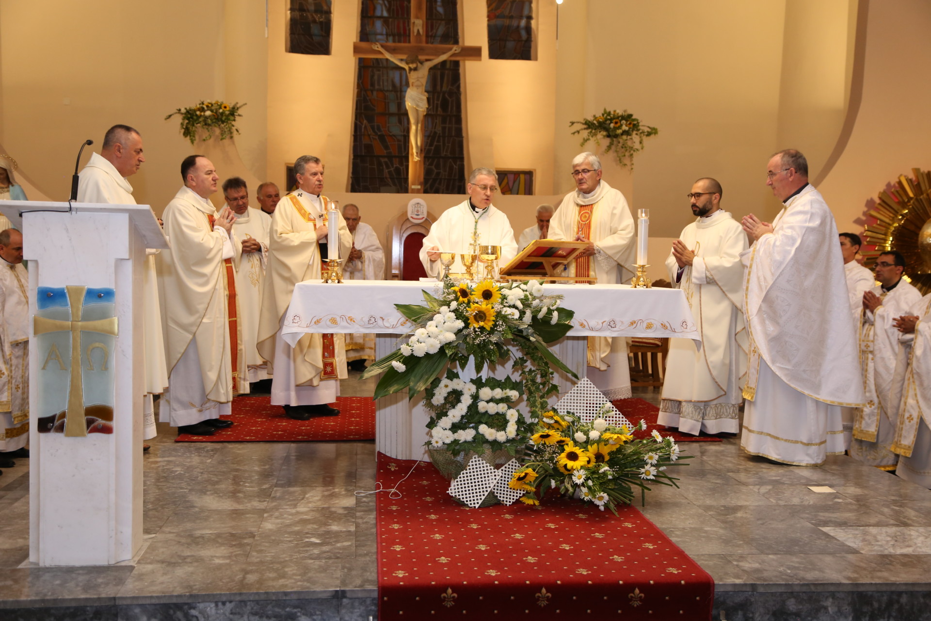 Mons. Kiro Stojanov proslavio srebrni biskupski jubilej | HKM