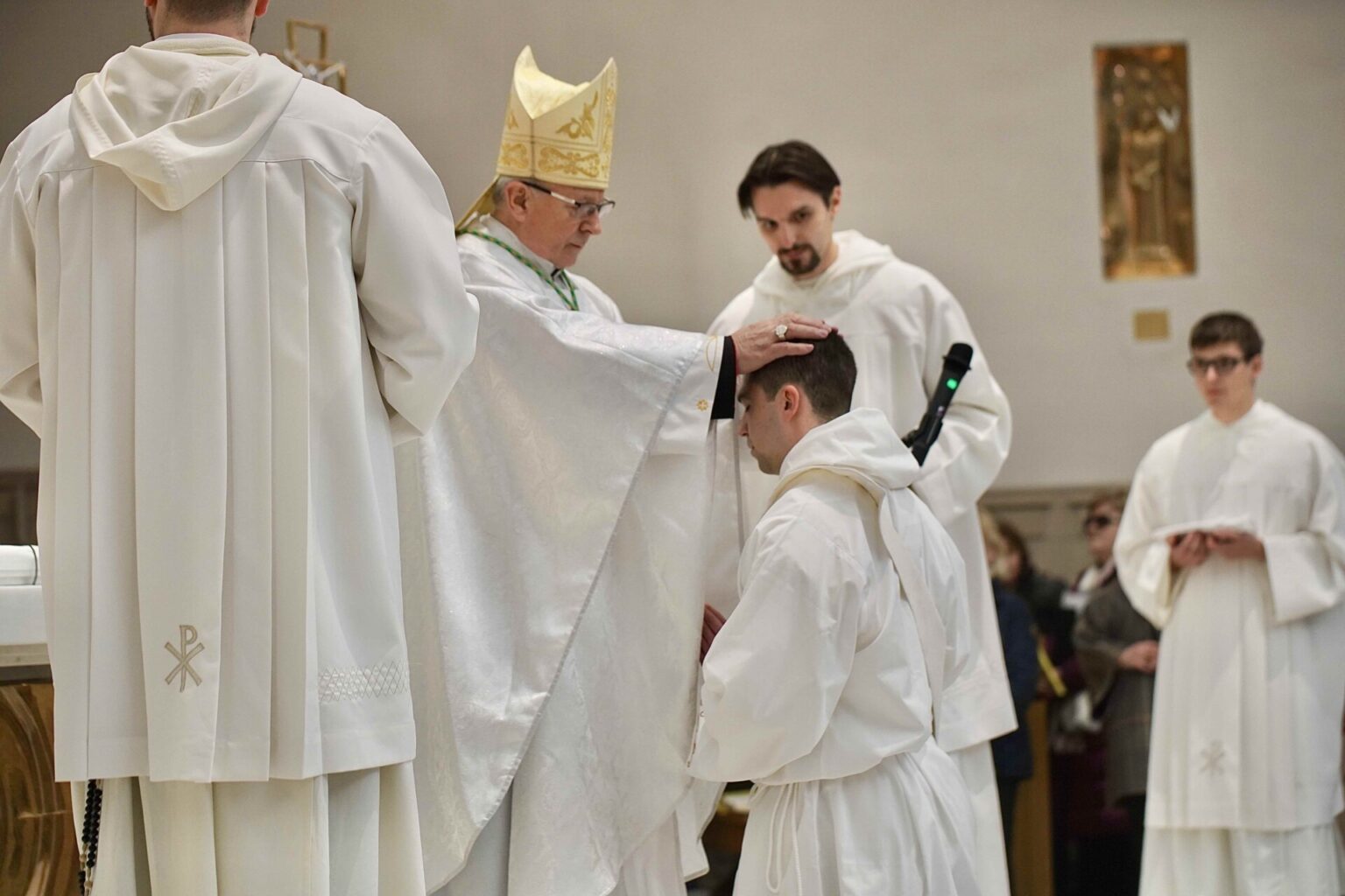 Slavlje s dvostrukim povodom – đakonsko i svećeničko ređenje kod ...