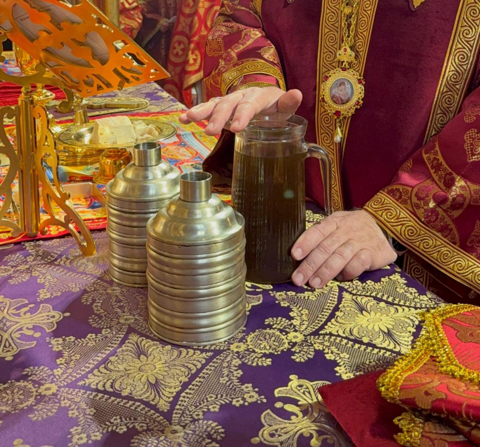 Što je sveti miron ili sveta krizma? | HKM