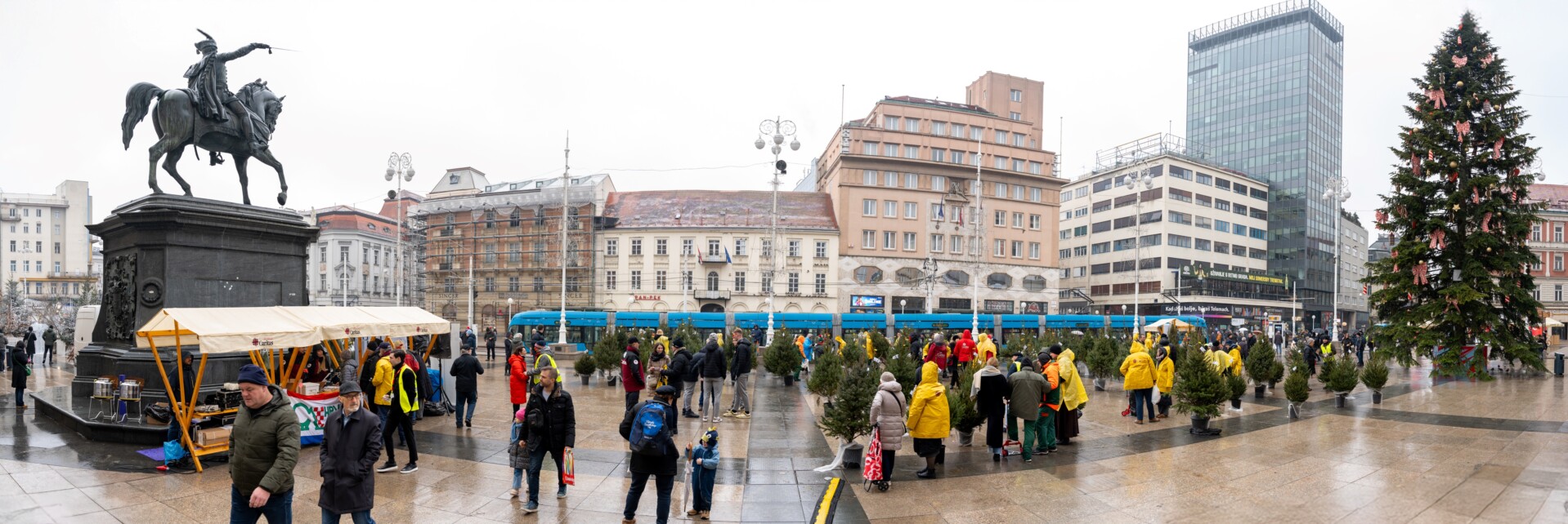 Tražiš božićno drvce? Ove subote ga možeš nabaviti na Trgu i učiniti ...
